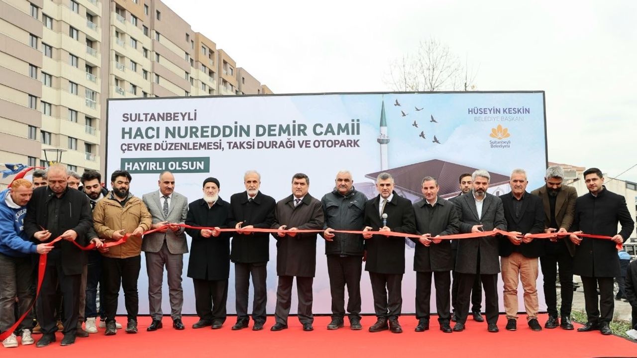 Sultanbeyli’de Hacı Nureddin Demir Camii ibadete açıldı